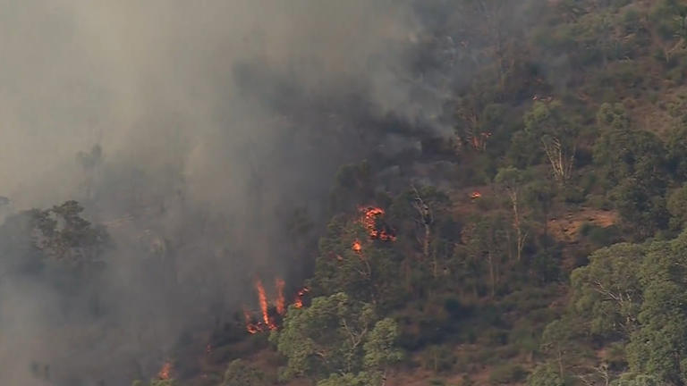 Bushfire warning issued for outskirts of Perth