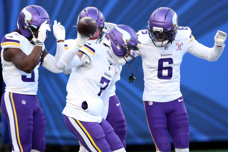 Vikings defense ties franchise record