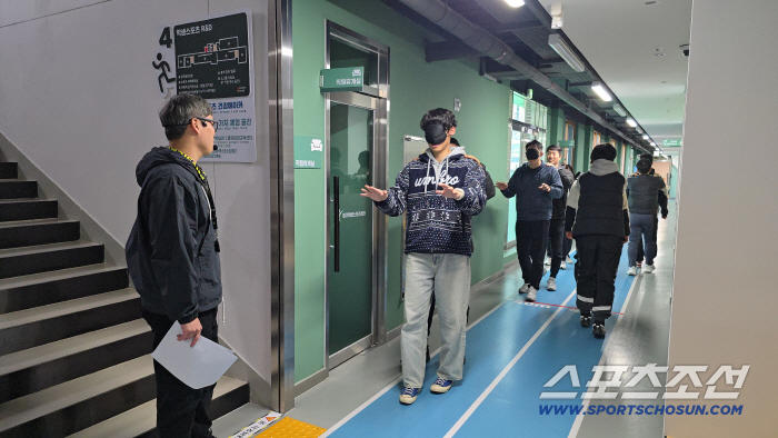 Closed school → A good example of the future school sports mecca ...