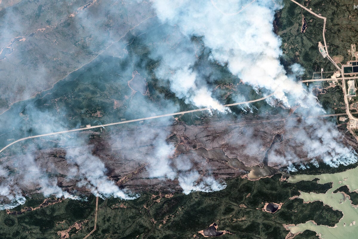 Canada wildfires spread amid massive evacuation effort