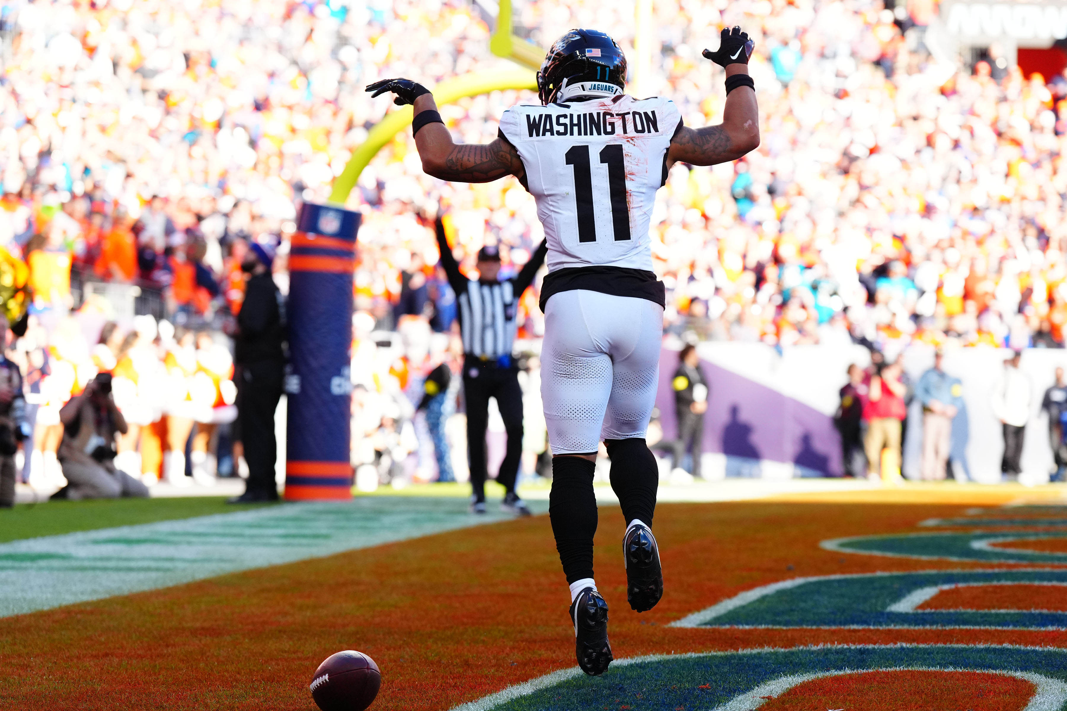 Game on: Jaguars roll Broncos at Mile High