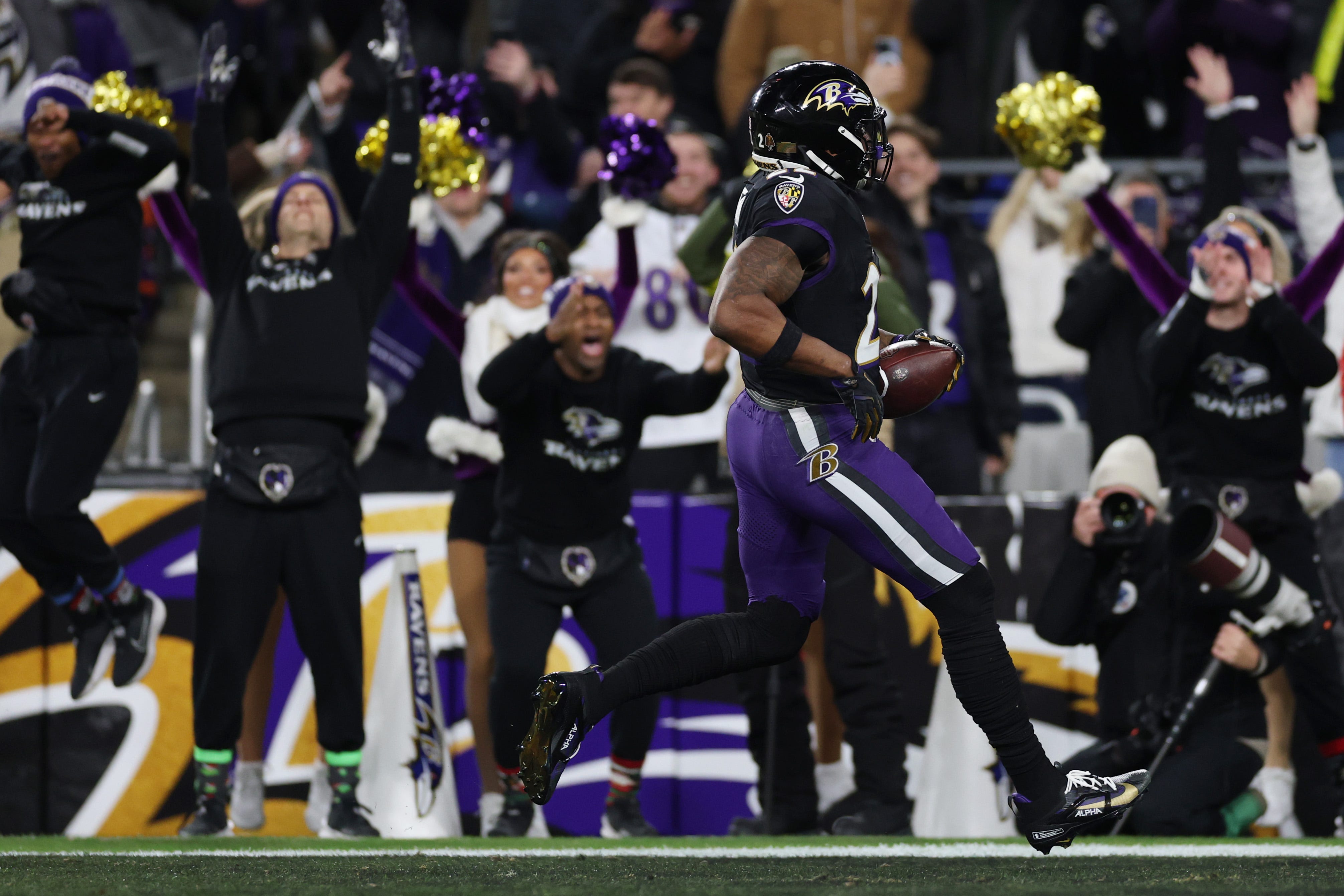 Ravens vs. Patriots: Baltimore takes a 24-13 lead on a Derrick Henry TD run