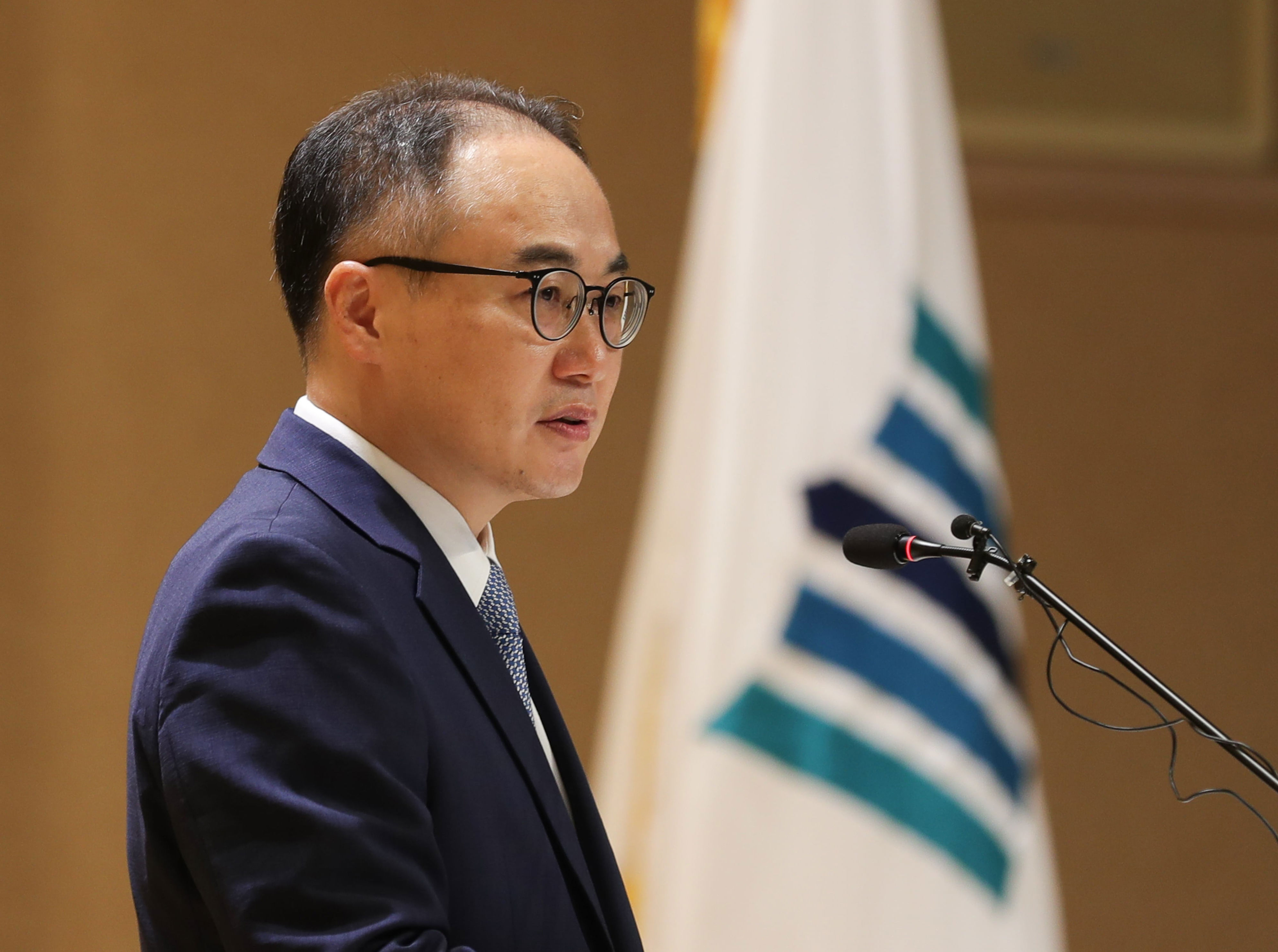 Special counsel summons Lee Won-seok over Kim Keon-hee probe