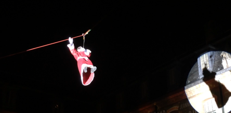 Dijon : le Père Noël descendra de la tour Philippe Le Bon ce mercredi soir