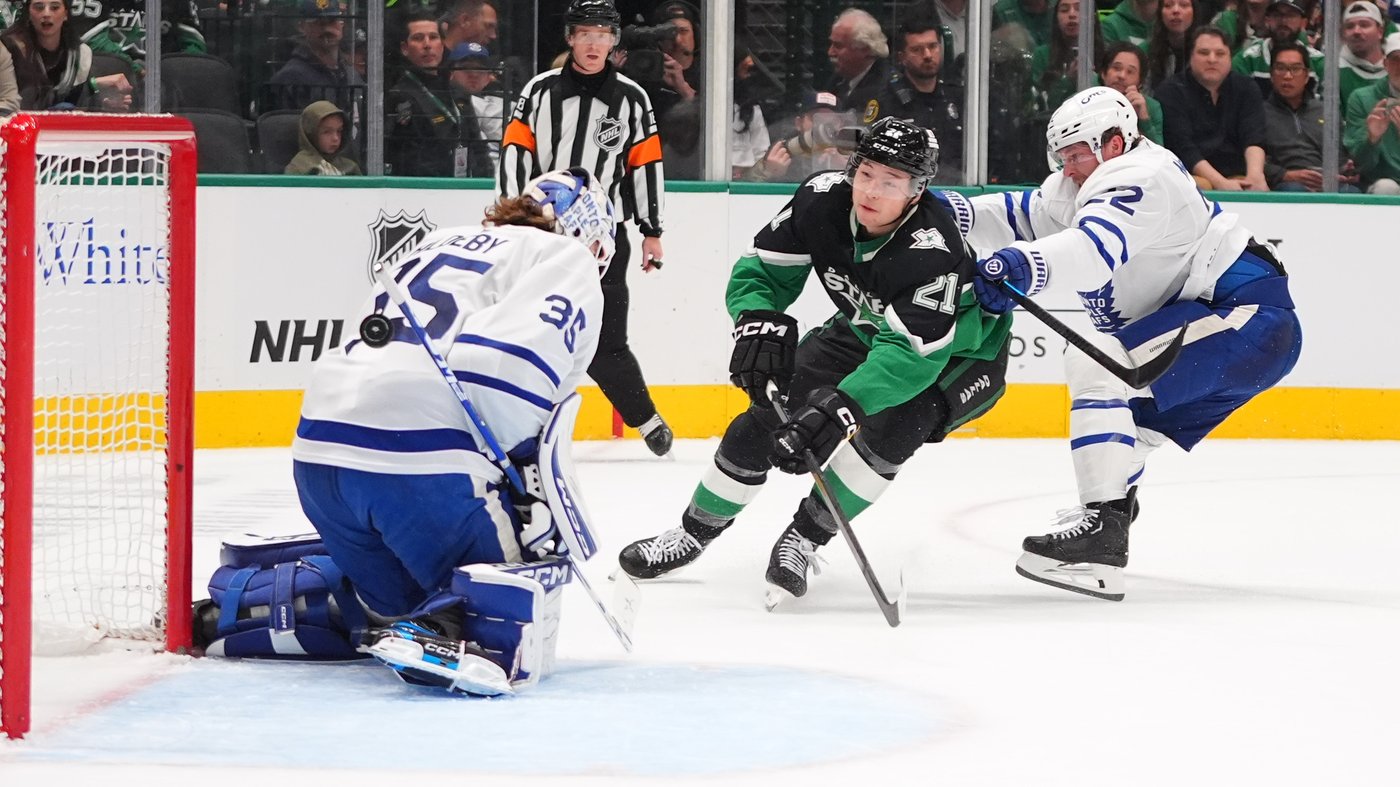 Robertson scores 23rd goal, Oettinger gets 16th win as Stars top Leafs 5-1