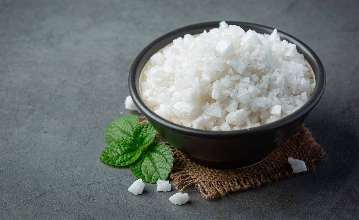 Is camphor good for brain health? Benefits and risks explained