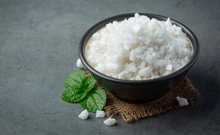 Is camphor good for brain health? Benefits and risks explained