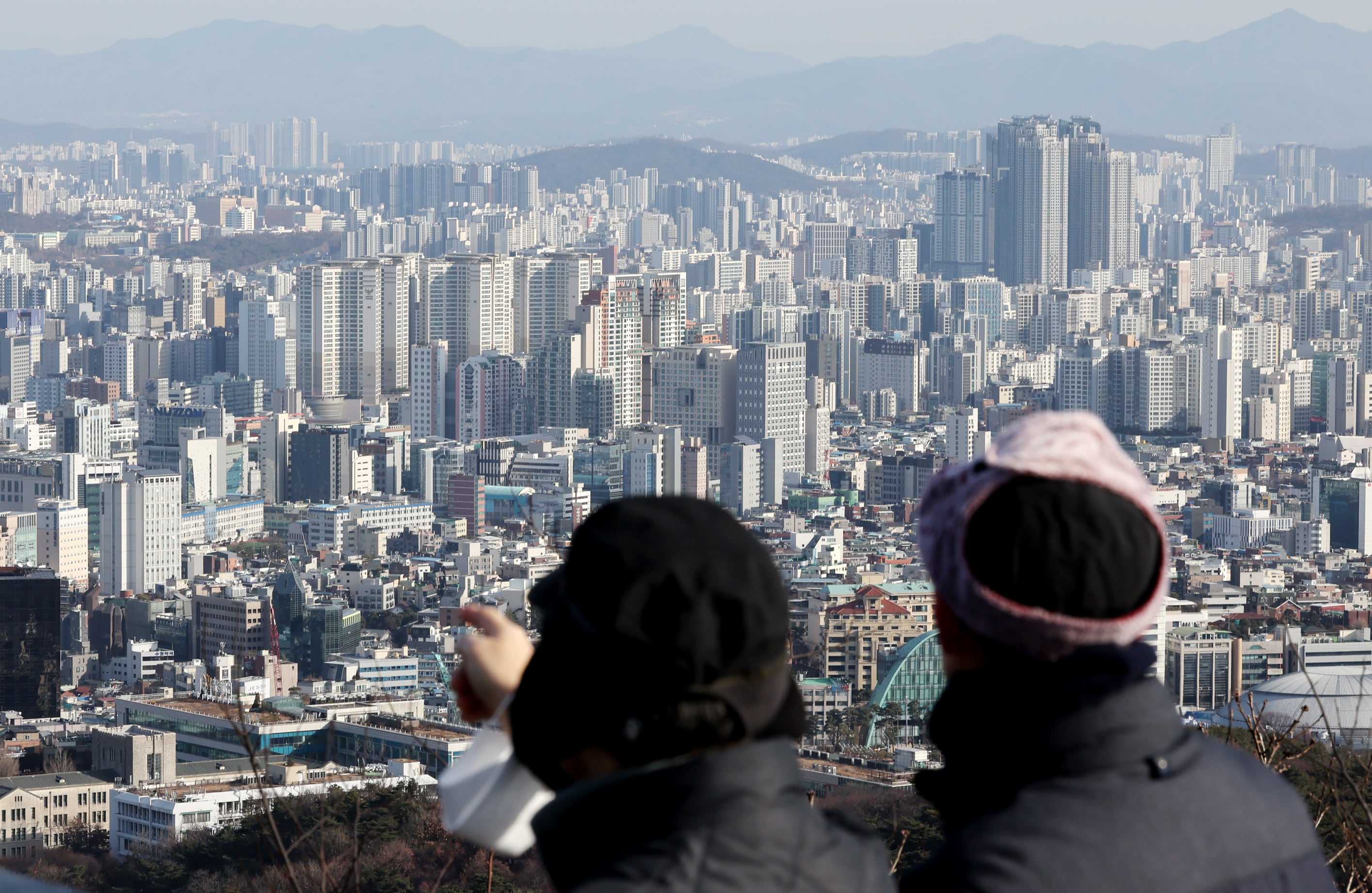Metropolitan collective building auctions surge