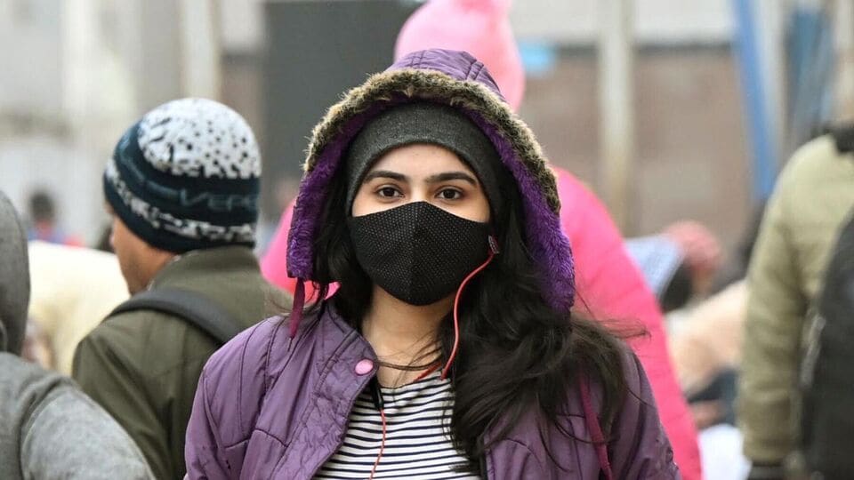 Delhi AQI: Multiple locations report severe air quality as smog engulfs ...