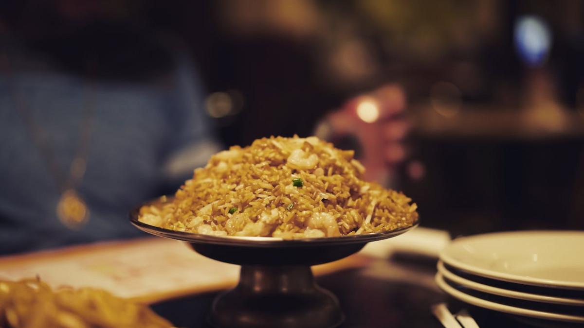 6 Nasi Goreng di Solo Buat Makan Malam Sepulang Kerja,Murah dan Enak