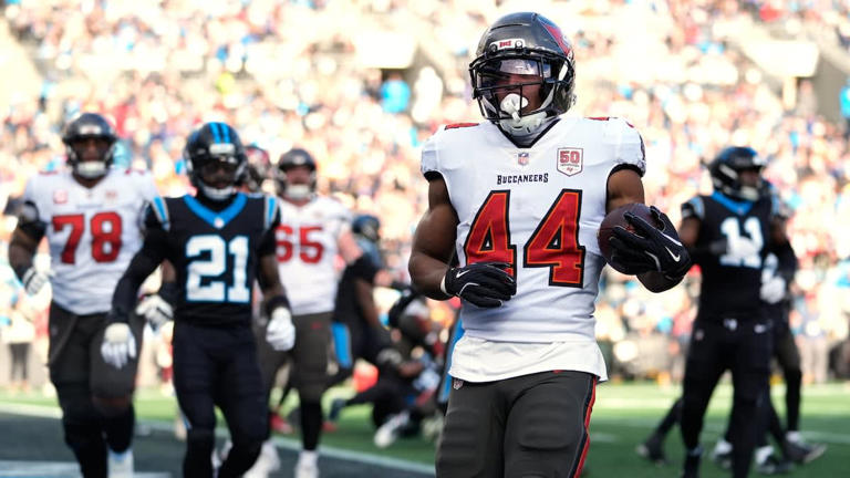 Bucs fall out of 1st as miscommunication leads to loss to Panthers