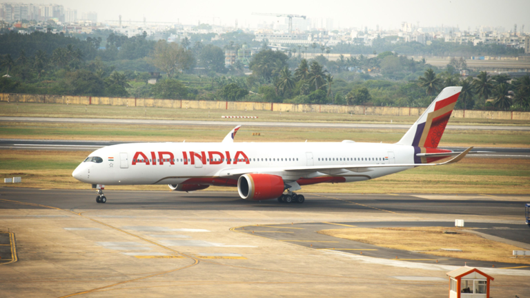 Mumbai-bound AI aircraft suffers engine failure soon after take off ...