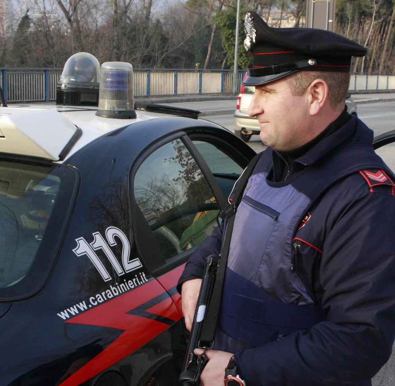 Notate da un residente. Ladre perlustrano le case. Una fugge, l’altra ...