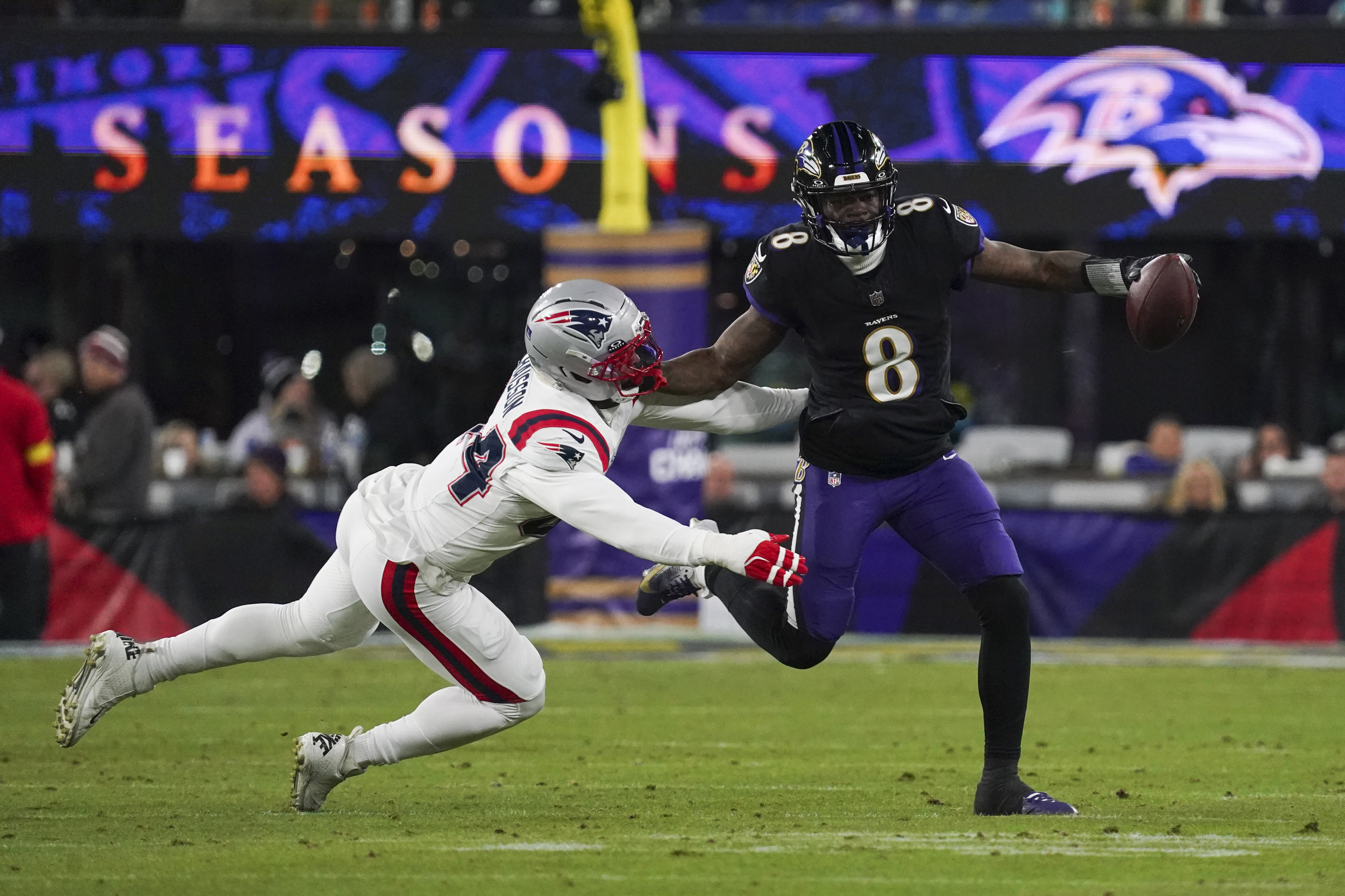 Lamar Jackson ruled out with back injury