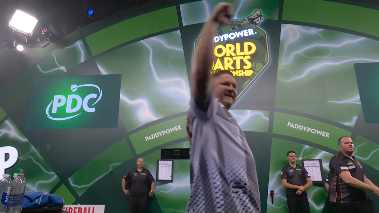 Hurrell knocks out Dirk