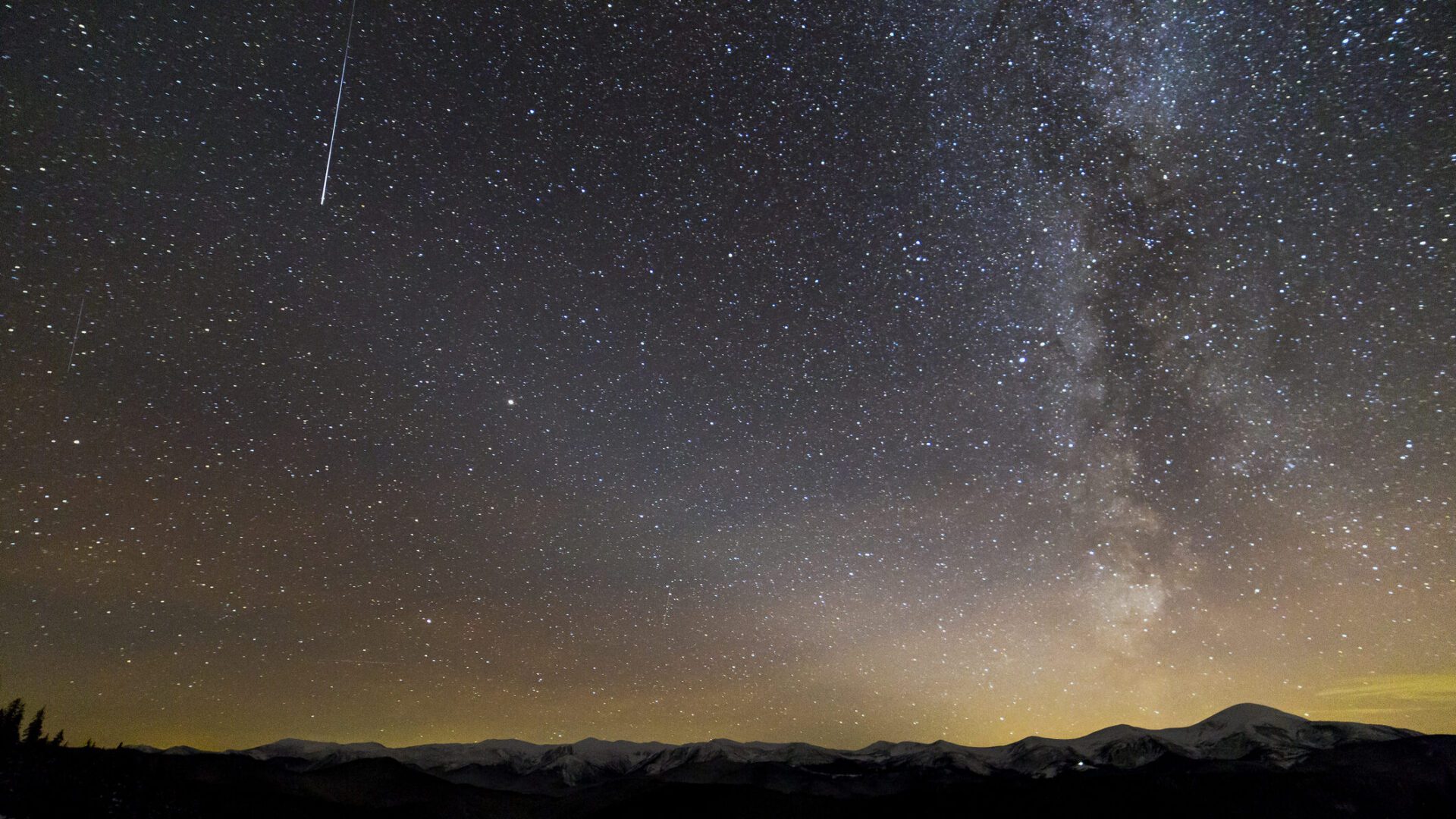 Vrchol meteorického roje Ursid
