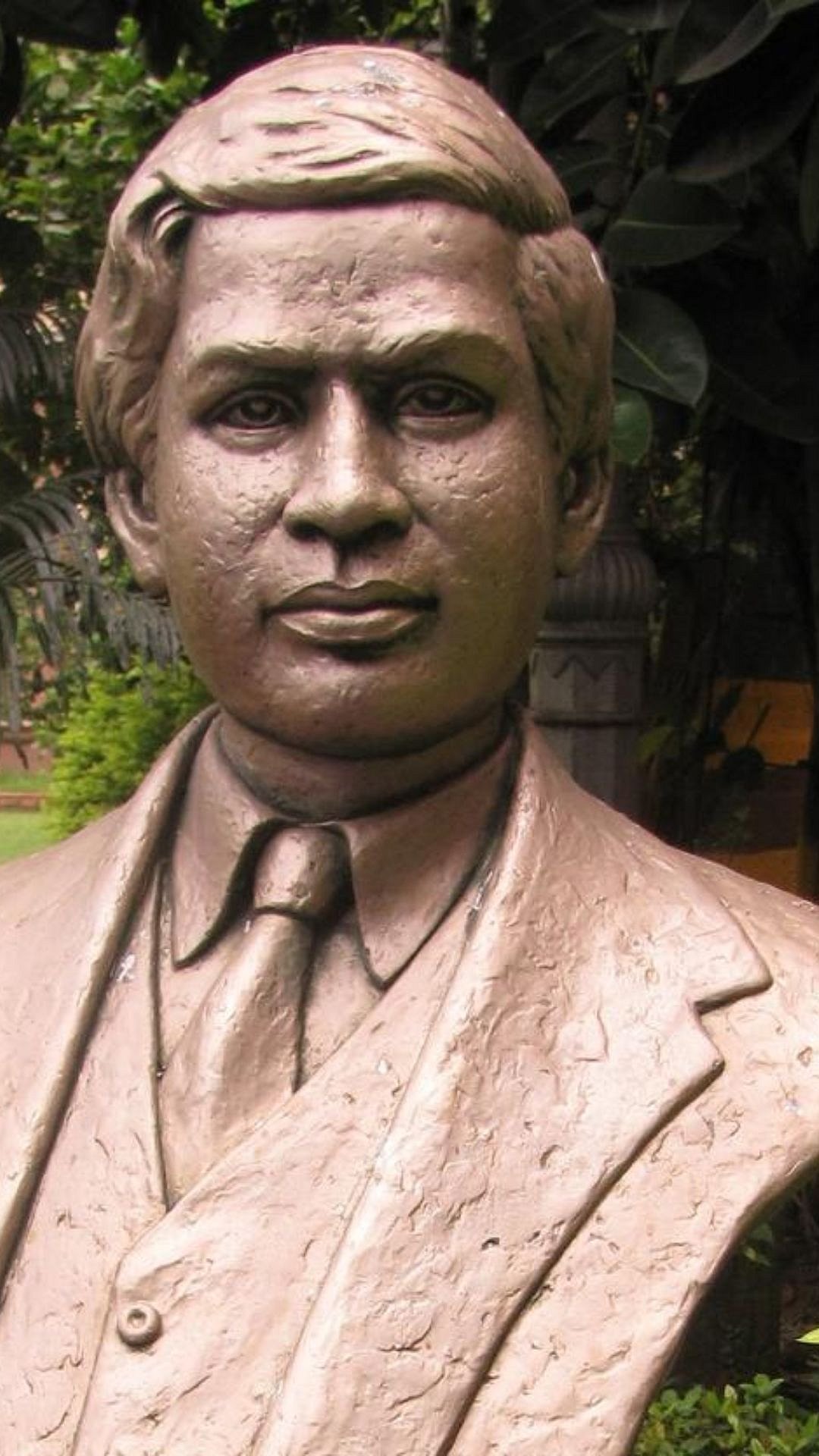 National Mathematics Day: Know some popular quotes by self-taught S ...