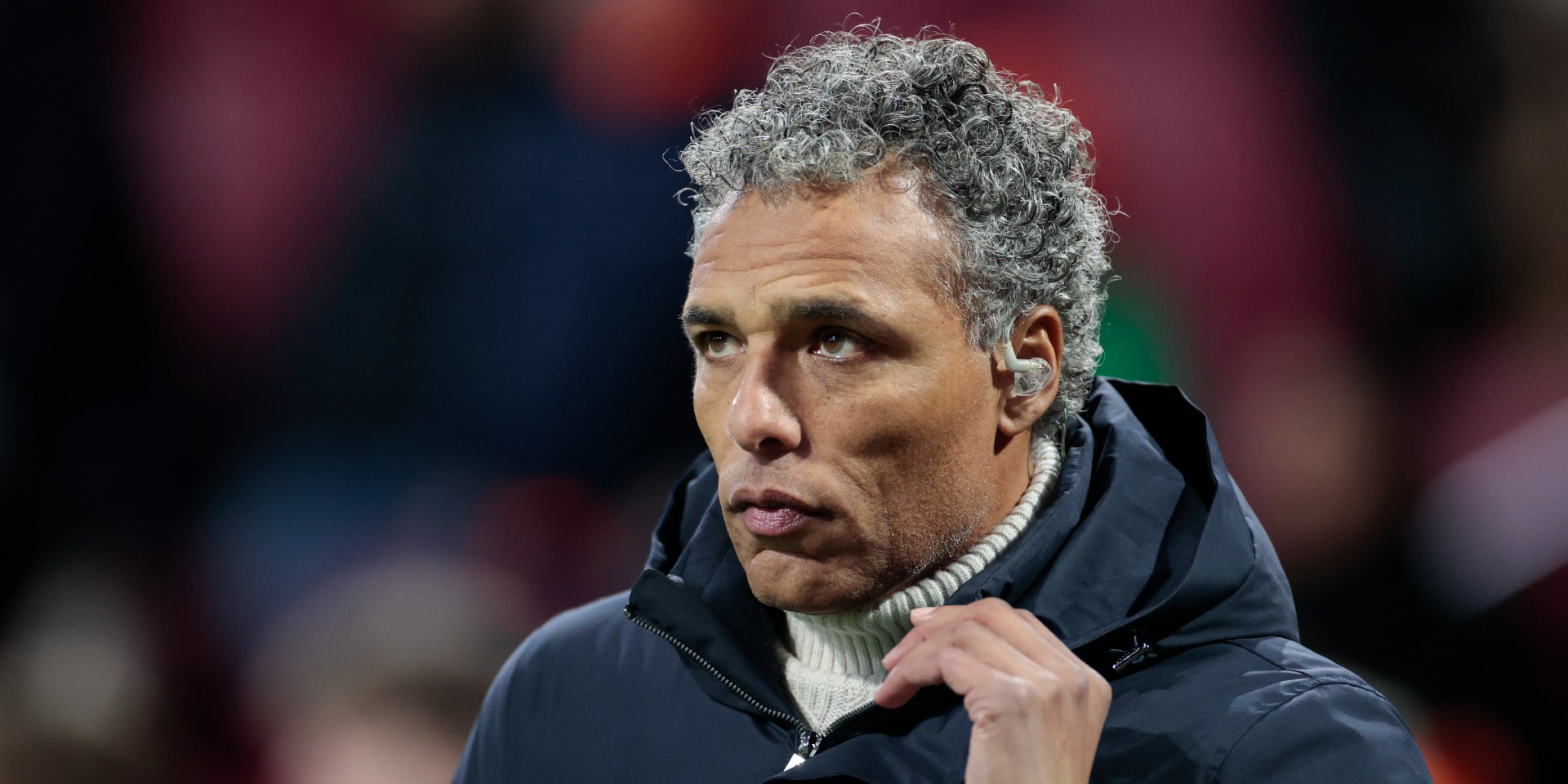 Van Hooijdonk beschuldigt Van Persie van liegen: 'Ik weet dat dit niet ...