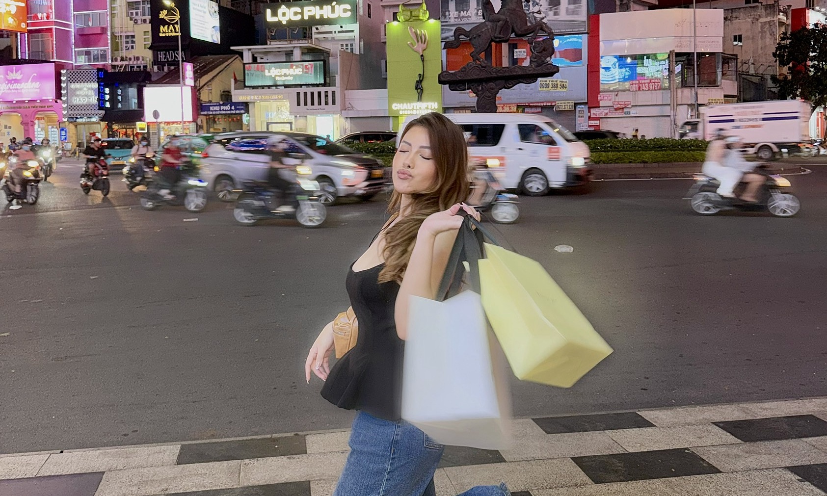 Vietnam’s fashion brands win over foreign shoppers