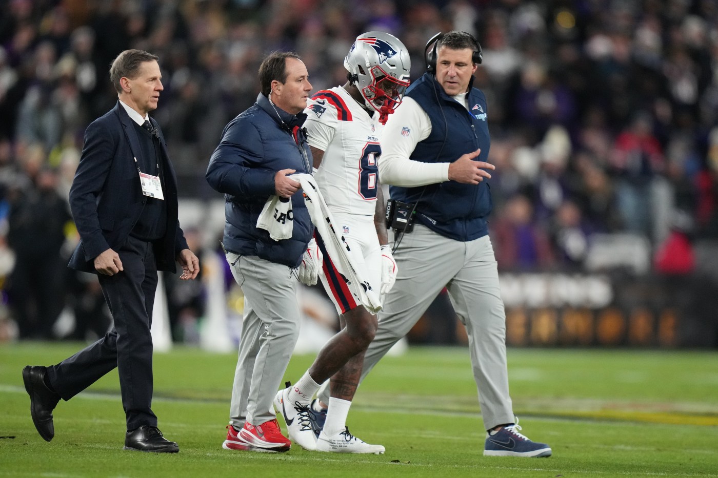 Stefon Diggs explains why he escaped Patriots’ blue medical tent