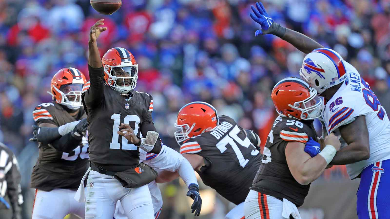 Browns QB Shedeur Sanders pushes back on question about decision vs. Bills