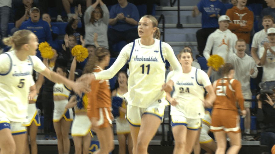 No. 2 Texas beats SDSU in women’s basketball 70-51