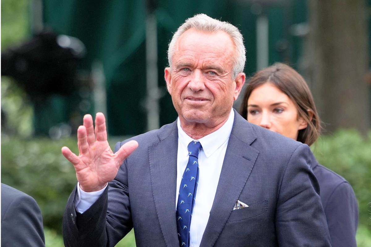 Top CDC official resigns after RFK Jr.'s latest Covid-19 vaccine policy ...