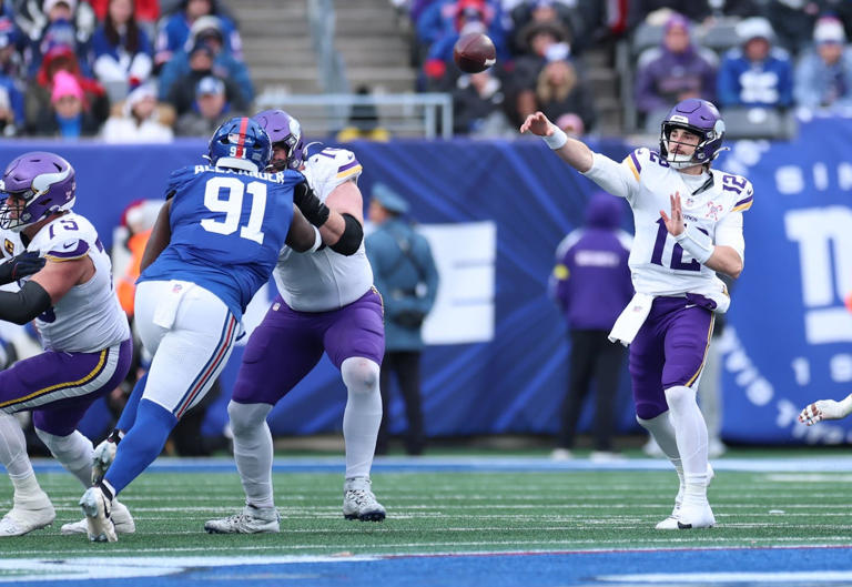 Recap: X-rays negative on JJ McCarthy’s injured hand after the Vikings ...