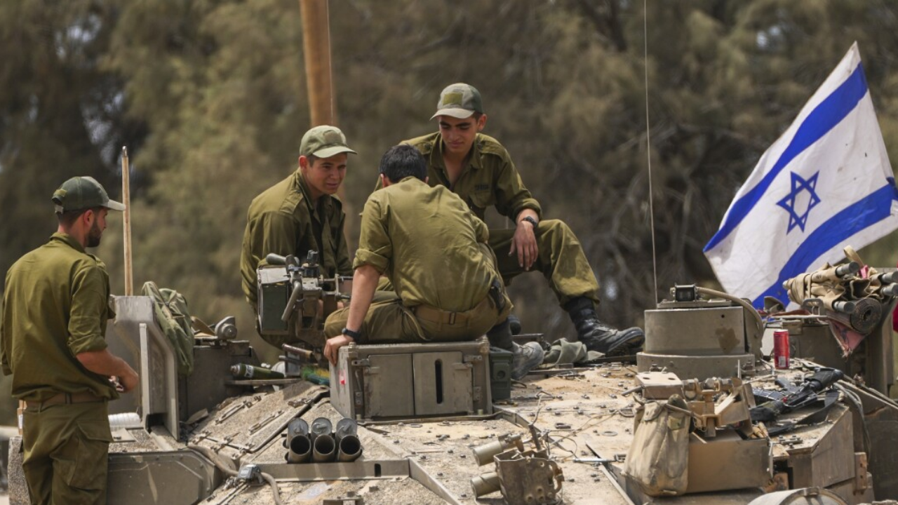 Bengaluru Chabad House scare: Security guard steals Israeli defence ...