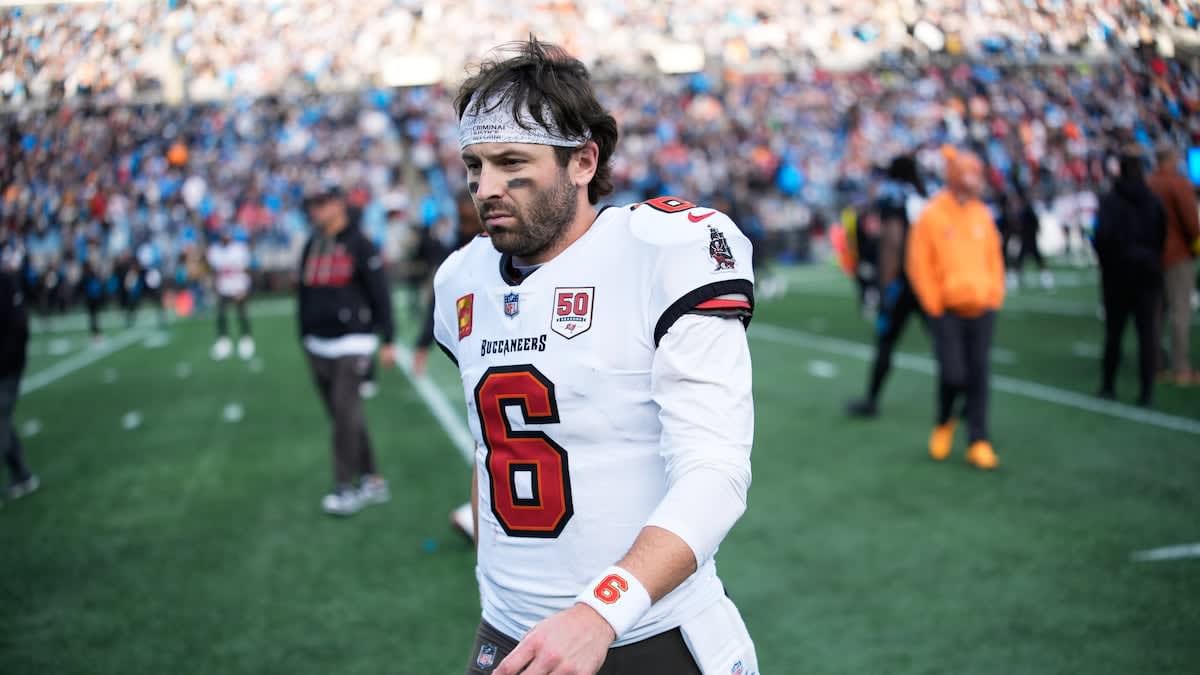 Bucs fall out of 1st as miscommunication leads to loss to Panthers