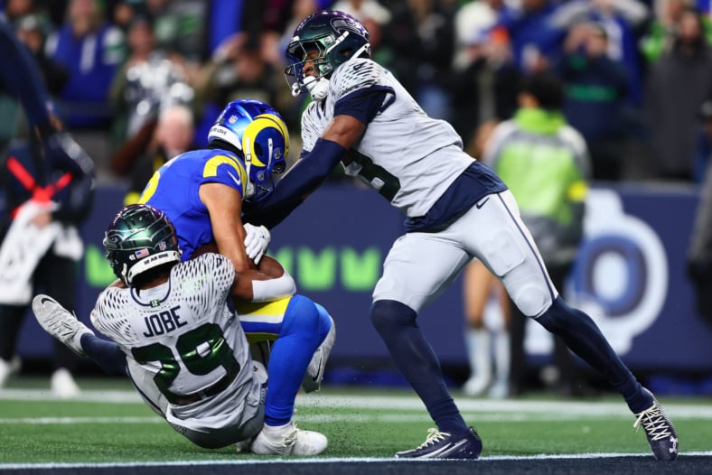 NFL defense rankings 2025: Analysis of all 32 defenses after week 16