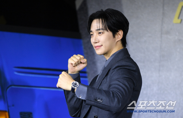 Lee Junho, visual superpower