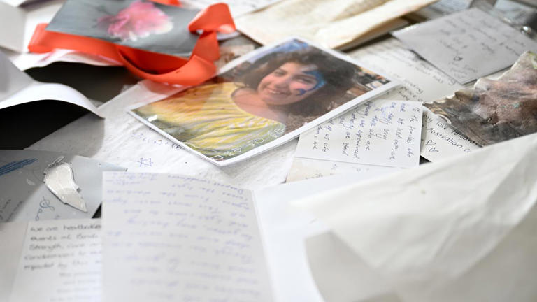 'Proud Jew': Victim lauded as Bondi tributes preserved