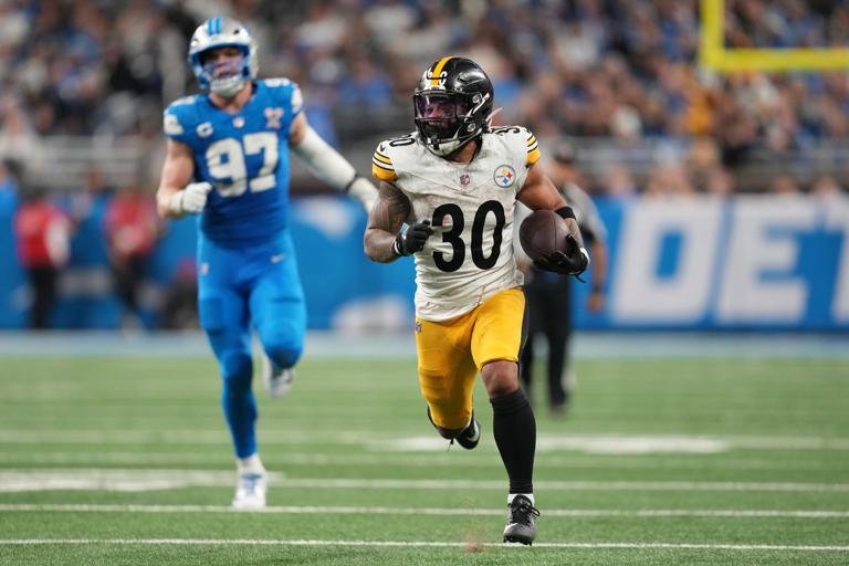 Steelers beat Lions at their own game, improve to 9-6