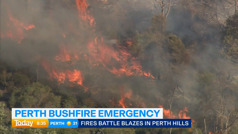 Bushfire warning issued for outskirts of Perth