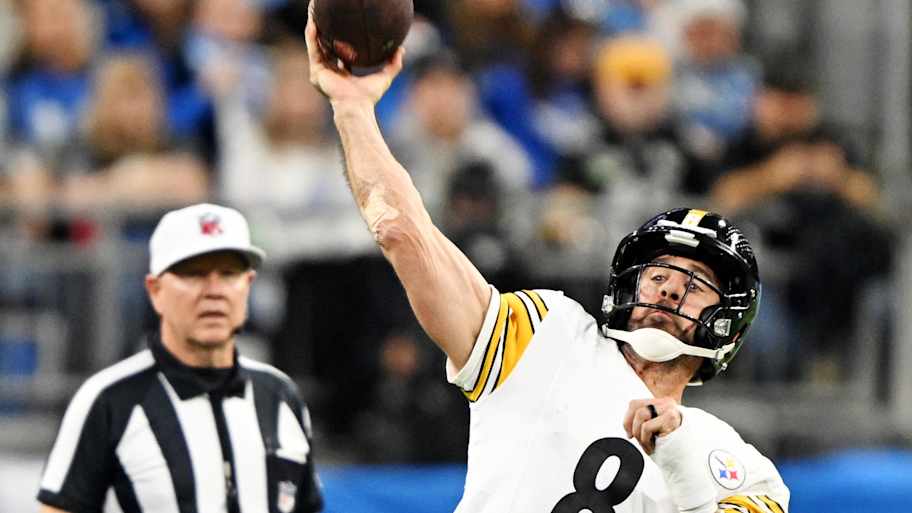 Aaron Rodgers helps trim Packers’ magic number for playoff berth