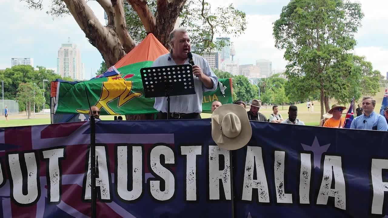 Craig Kelly speaks at rally calling for resignation of Prime Minister ...