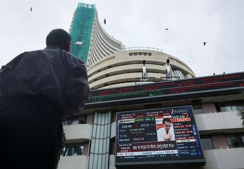 Financials, IT stocks lead Indian shares higher on foreign inflows