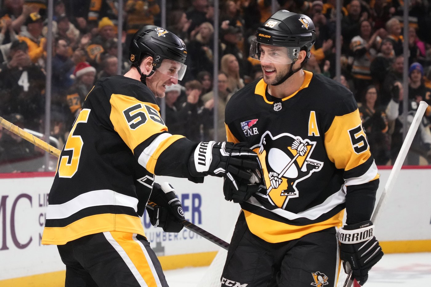 Crosby breaks Lemieux's scoring record, Penguins beat Canadiens 4-3 in ...