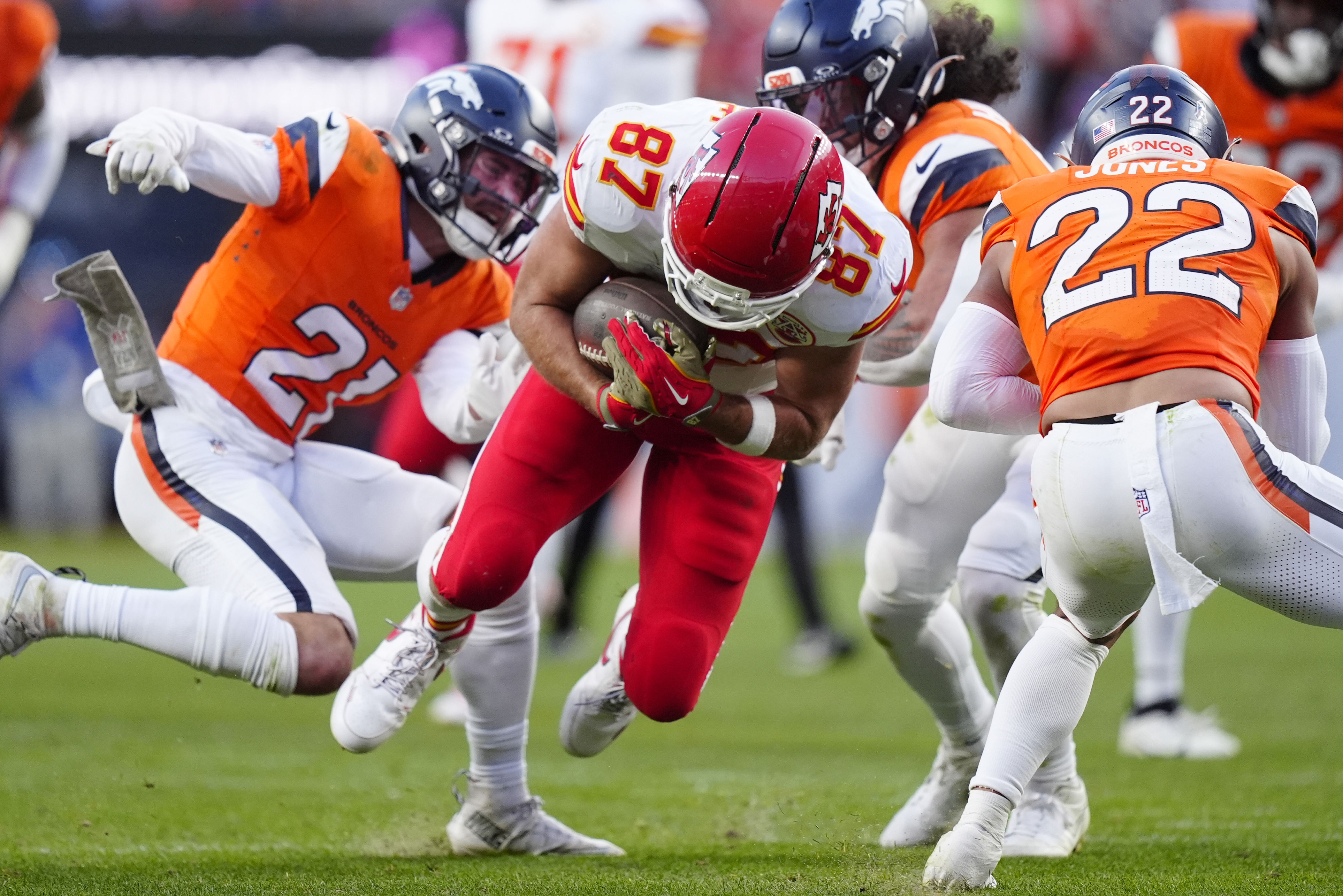 Kansas City Chiefs are heavy underdogs to Broncos in Week 17 odds