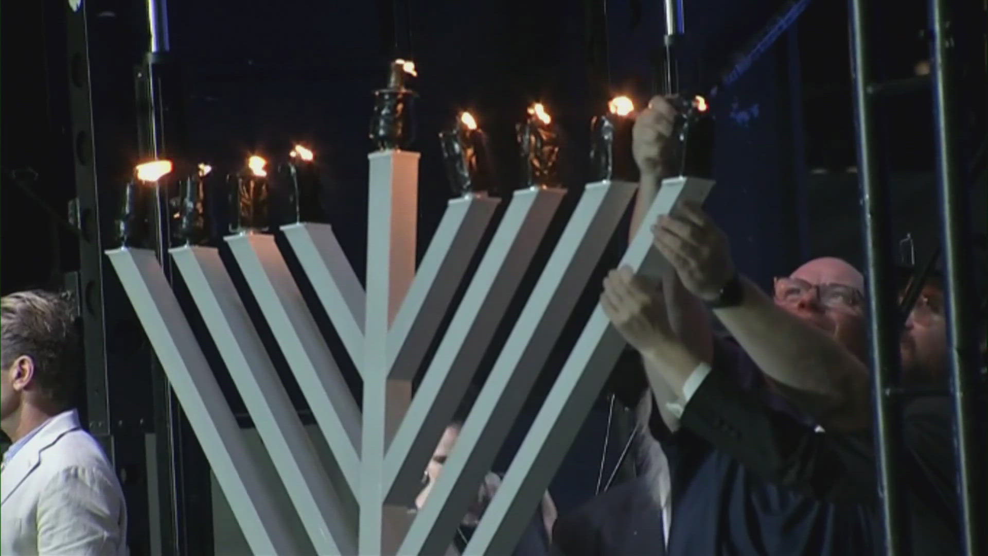 Thousands gathered at Bondi Beach to mourn victims of Australia's ...