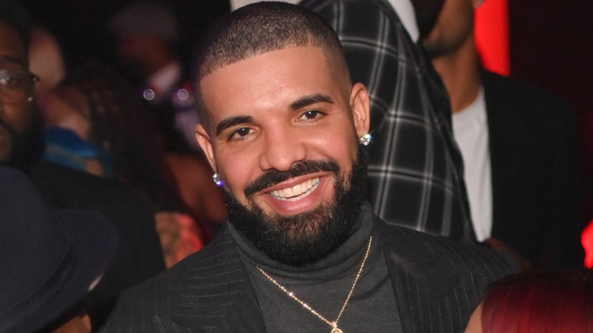 Drake announces plan to give away 10 percent of his gambling winnings ...