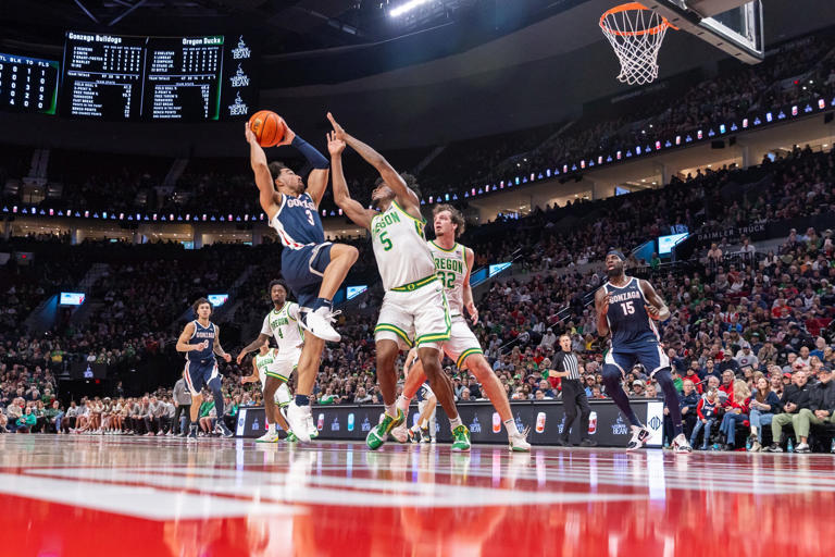Nate Bittle scores season-high 28 points in Oregon’s 91-82 loss to Gonzaga