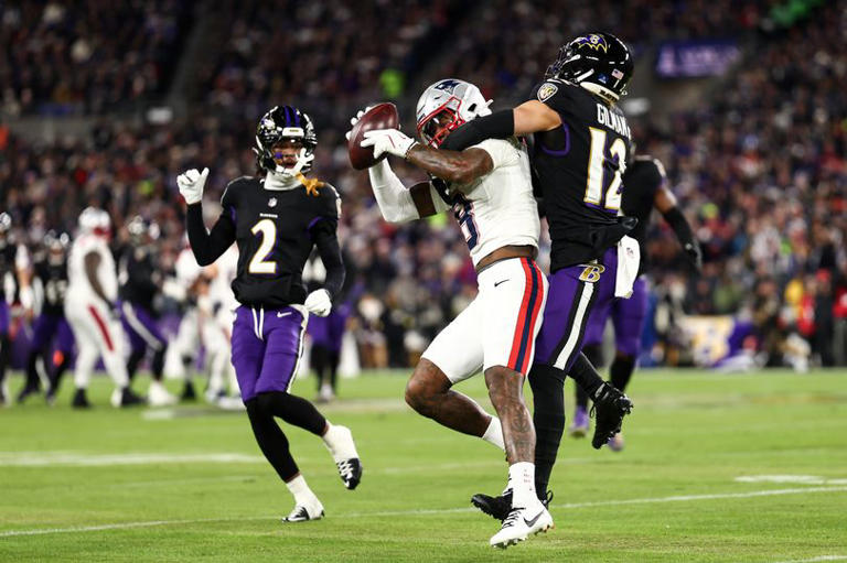 Stefon Diggs 'physically restrained' after escaping Patriots medical tent