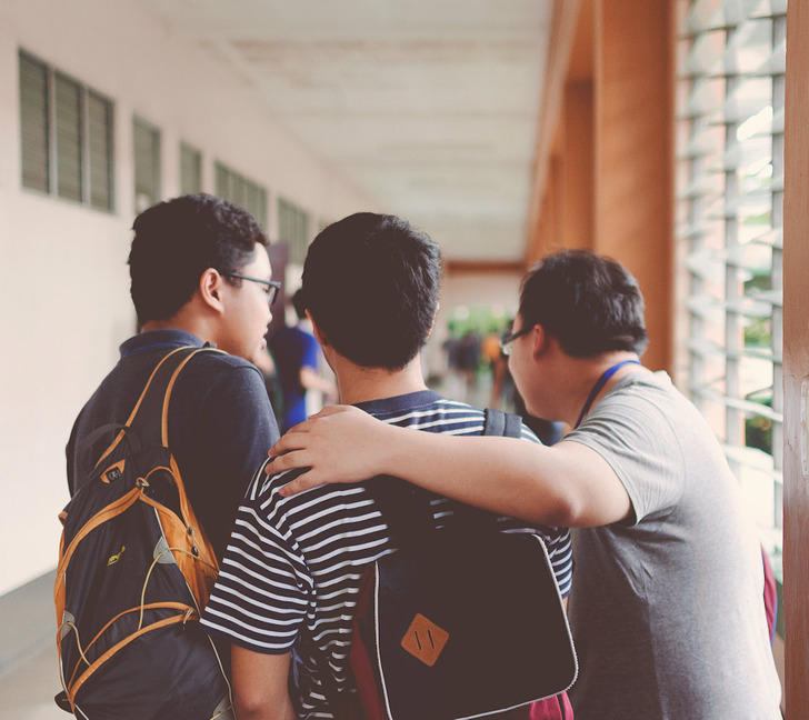 15 people who stay kind even when their world is falling apart