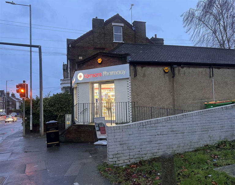 Sittingbourne Blue Badge holders fined for stopping on double yellow ...