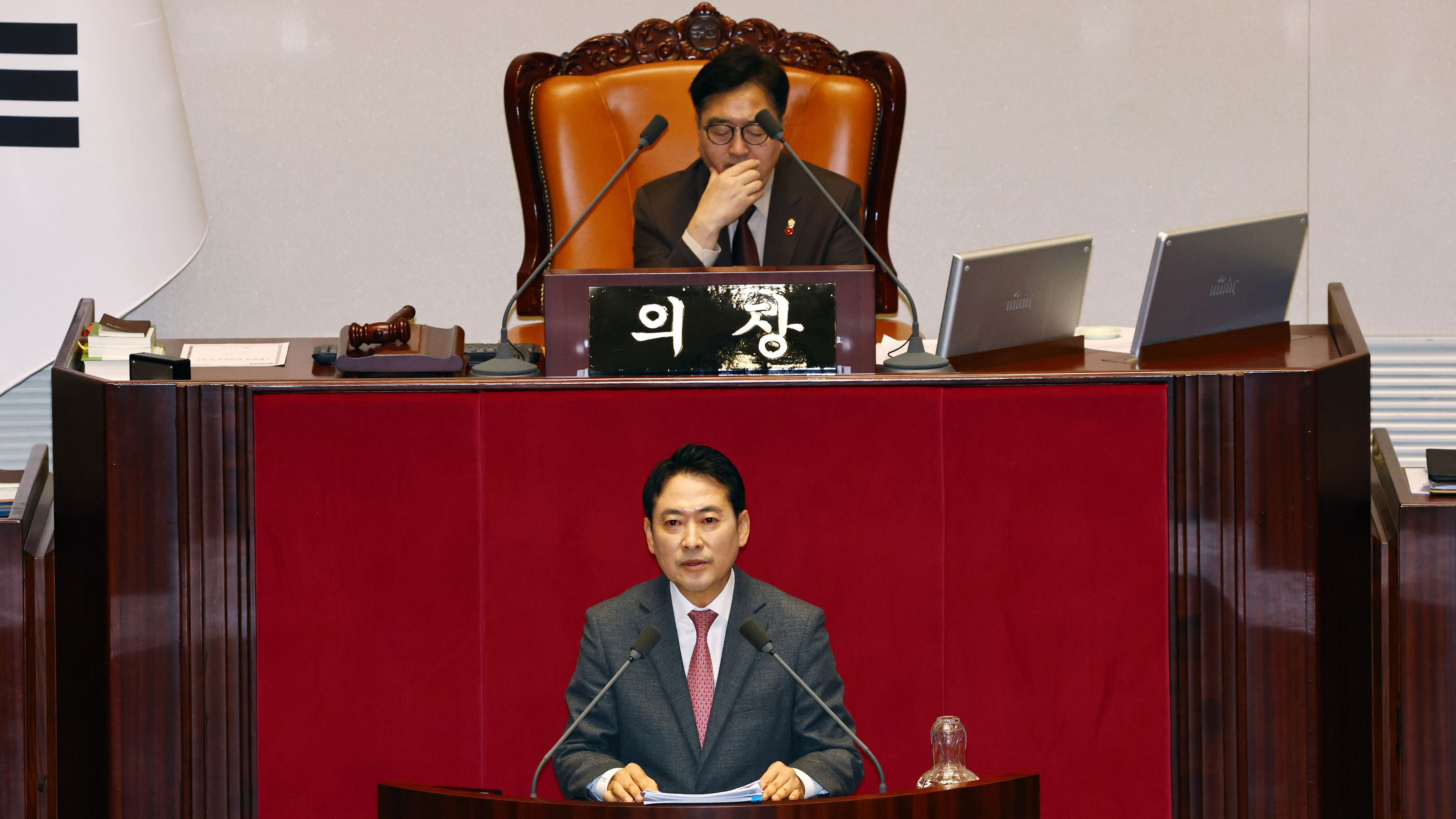 People Power Party leader begins first filibuster against tribunal