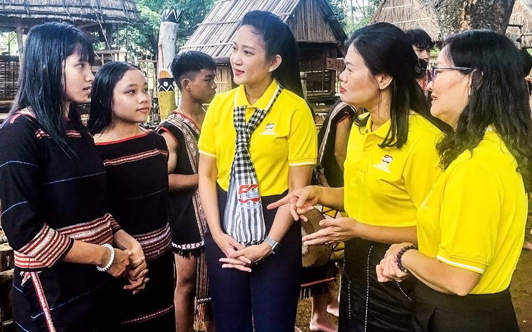 Tuyên dương 145 học sinh, sinh viên, thanh niên dân tộc thiểu số tiêu ...