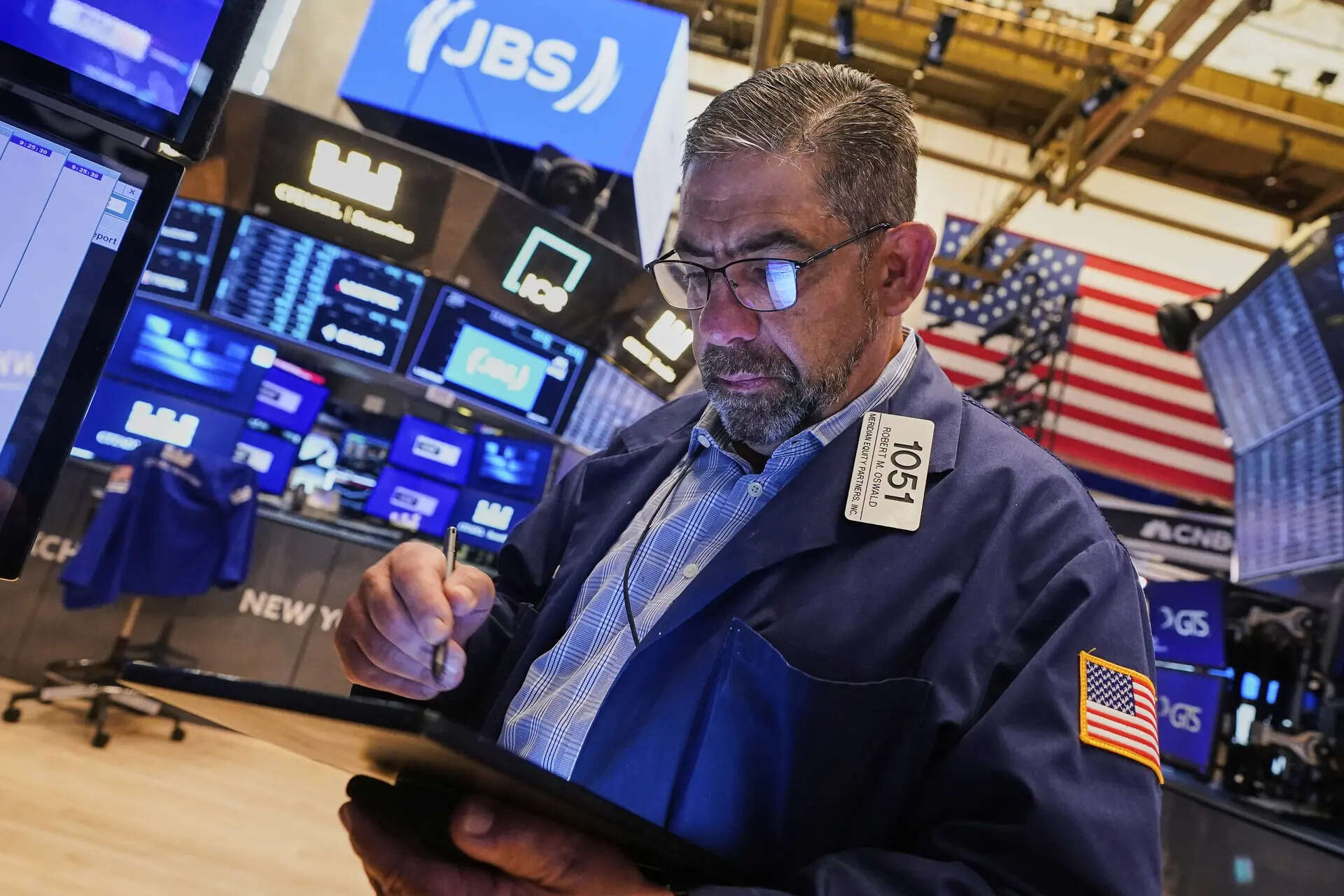 US stock futures rise ahead of shortened trading week