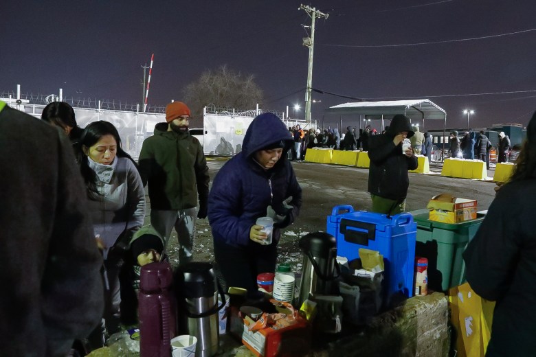In freezing cold and long lines, families wait to see detained migrants ...